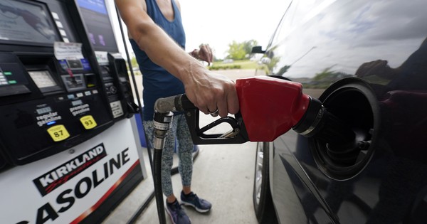GasBuddy: Giá xăng và dầu diesel sẽ giảm vào năm 2024